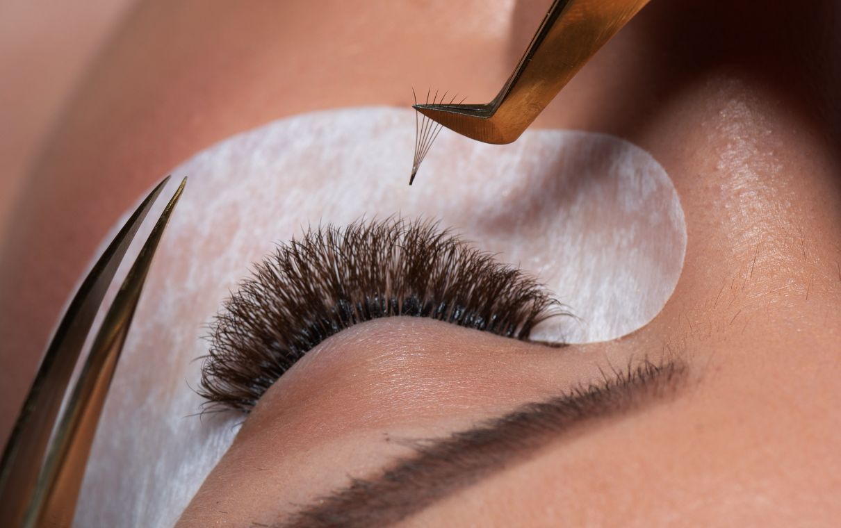 Extensions de cils : comment ça fonctionne ? - Panamisienne